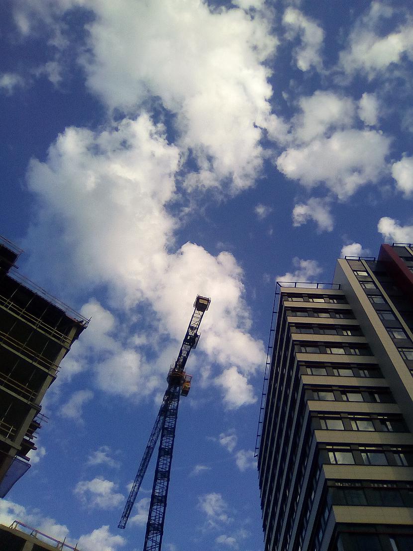 Debesis virs Jaunās Teikas - Spoki